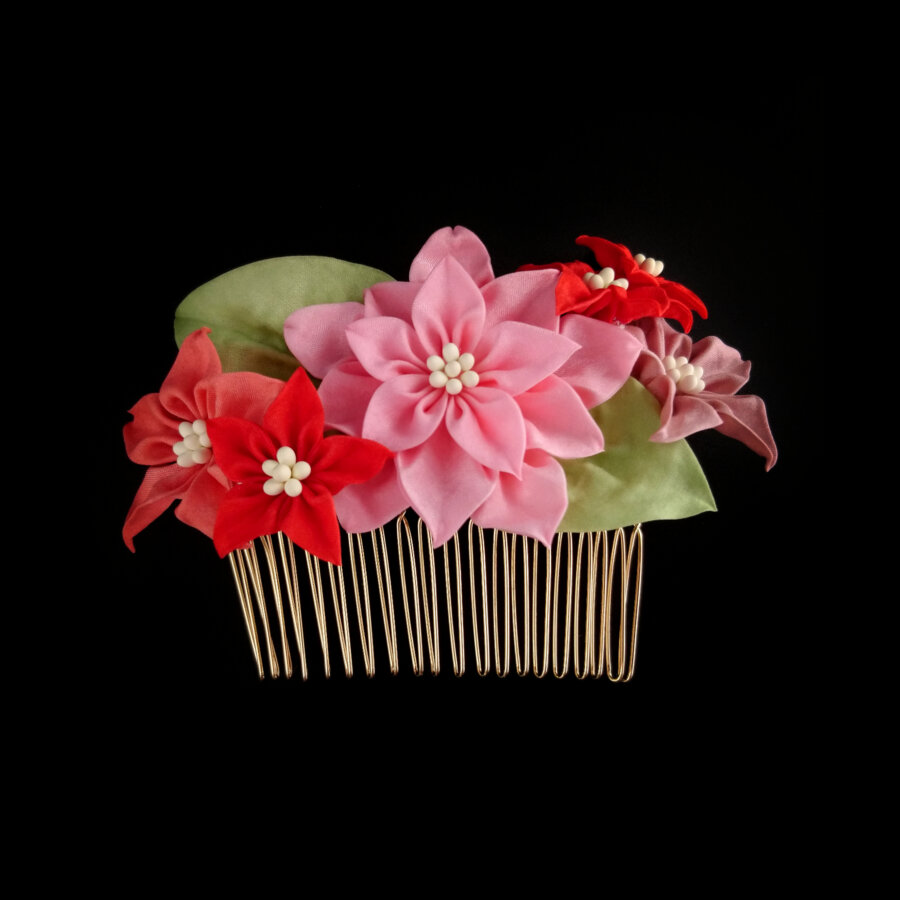 Tsumami-Zaiku Classic Platycodon Flower Brooch