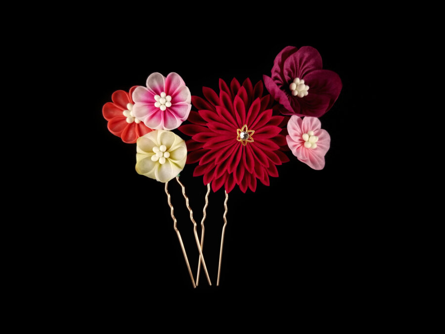 Festive Crimson Chrysanthemum Hairpin Set